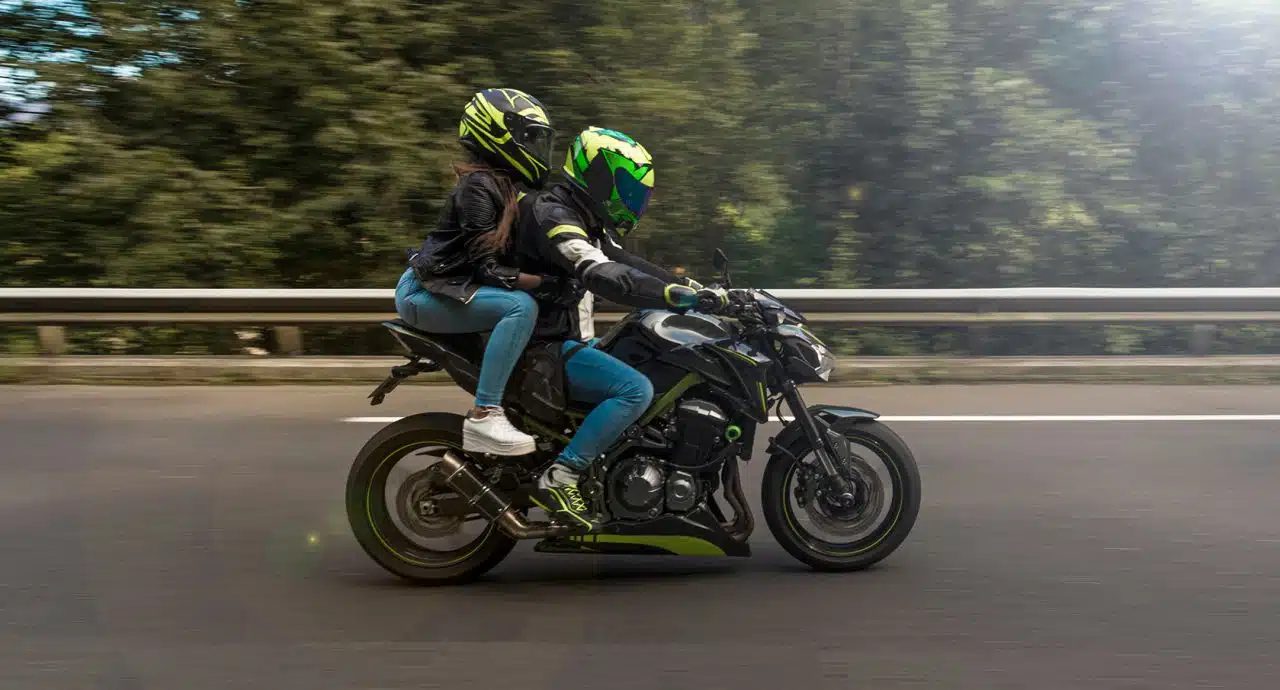 Motorrad-Beifahrer – Verhalten & Tipps | Verti