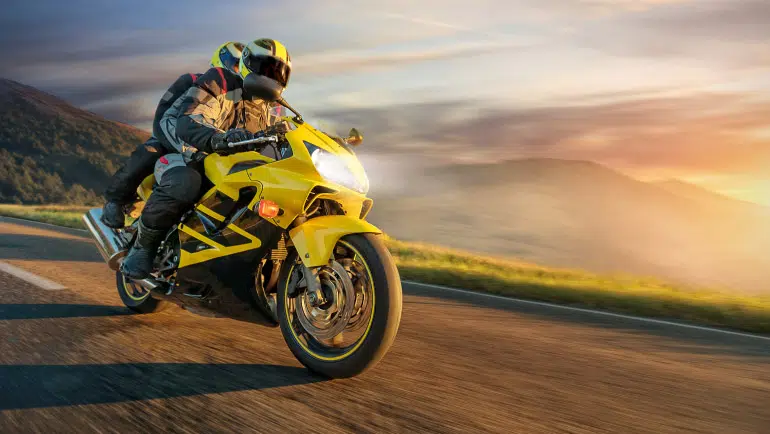 Motorrad-Beifahrer – Verhalten & Tipps | Verti