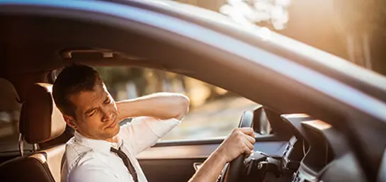 Im Auto richtig sitzen – 7 Tipps für die richtige Sitzposition