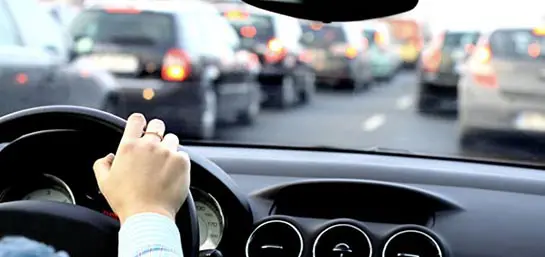 Bremsweg berechnen – einfache Formel für unterwegs